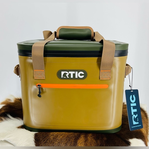RTIC | Other | Rtic Soft Pack Cooler 3 Can Leakproof With Zipper New In ...